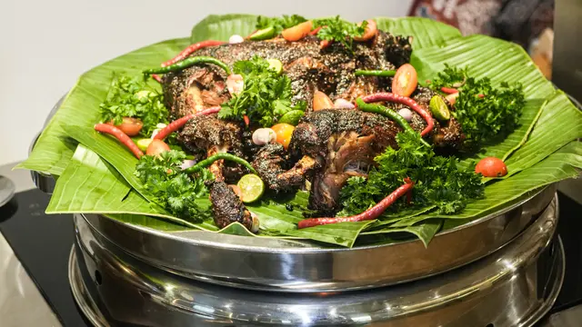 Buka Puasa di Restoran All You Can Eat, Ada Menu Spesial Kambing Guling ...