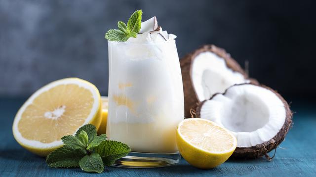 7 Resep Es Susu ala Kafe yang Mudah Dibuat di Rumah - Food Fimela.com