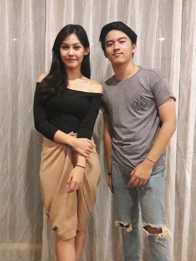 6 Potret Gusti Rayhan, Putra Farhat Abbas yang Main di Film Dilan 1990 ...