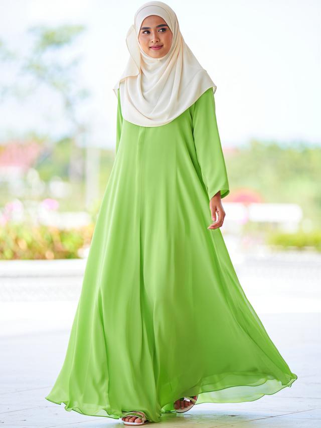 11 Model Dress Panjang Elegan Kombinasi Pashmina Muslimah Terbaru 2025