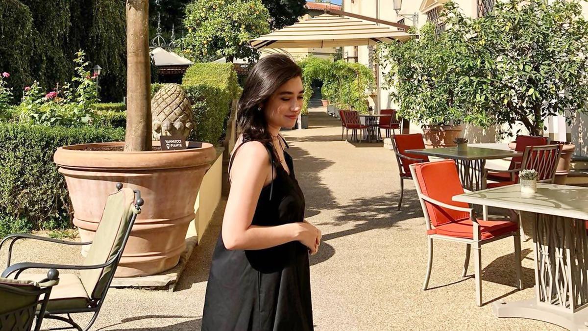 Potret Amanda Rigby Pakai Dress Ini Tampil Makin Menawan - Foto ...