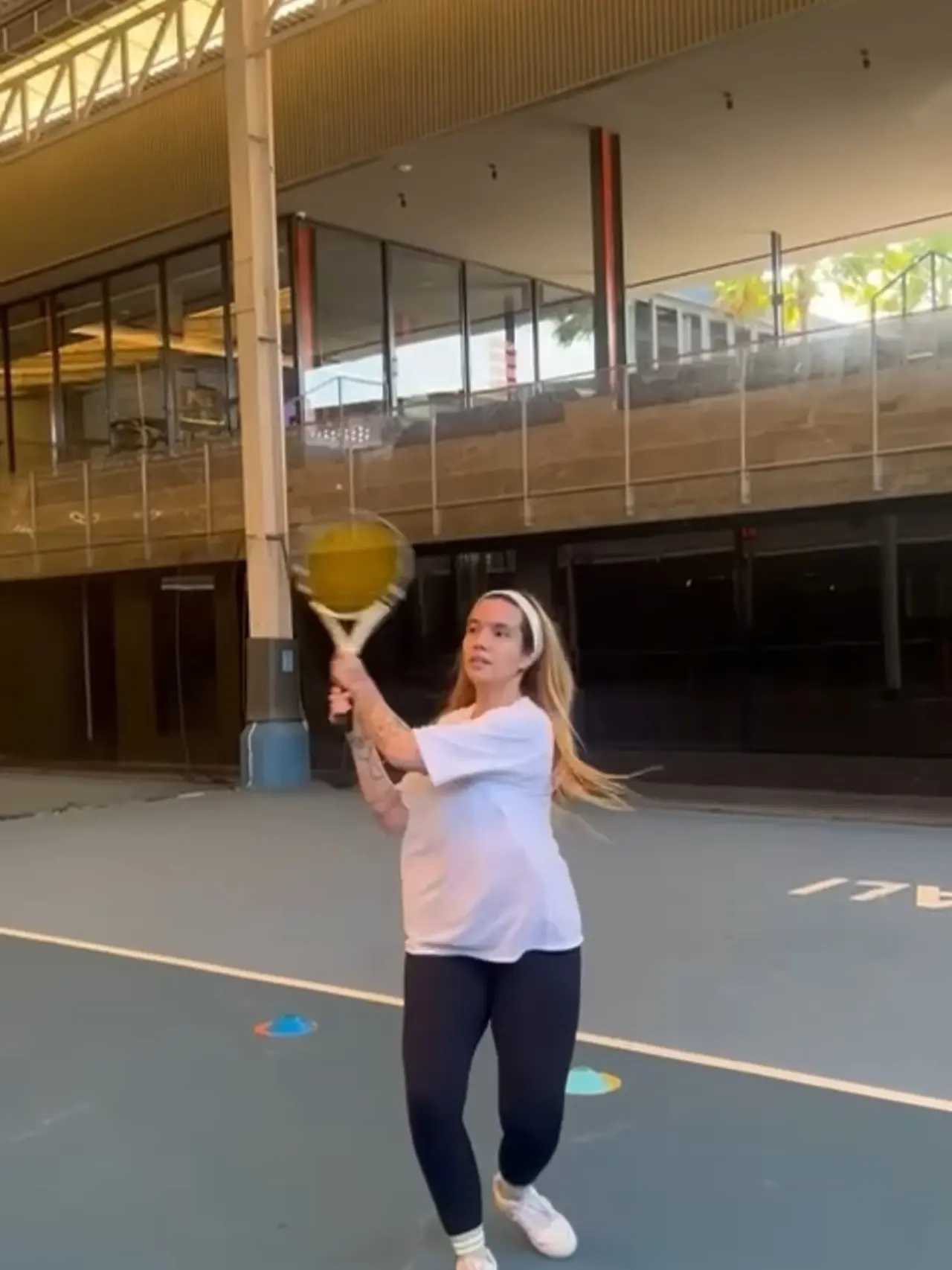 7 Potret Sheila Marcia Main Tenis Demi Redakan Depresi Postpartum ...