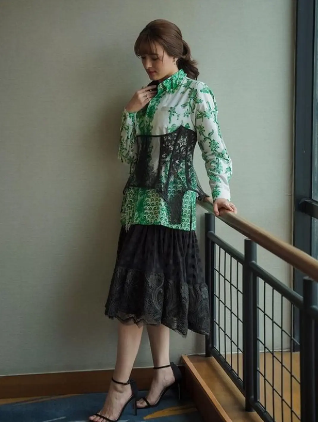 10 Ide Busana Mawar De Jongh, Tampil Manis tak Bikin Bosan - Photo ...