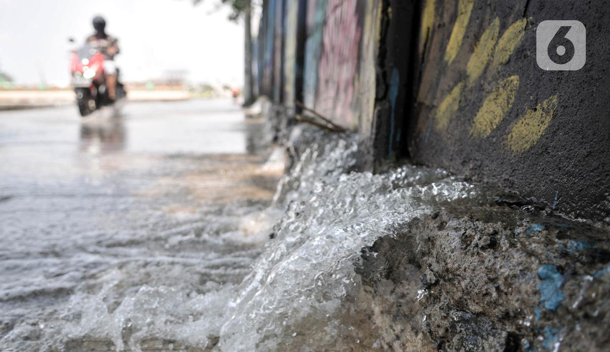FOTO: Banjir Rob Rendam Perumahan Pantai Mutiara Akibat Tanggul Jebol ...