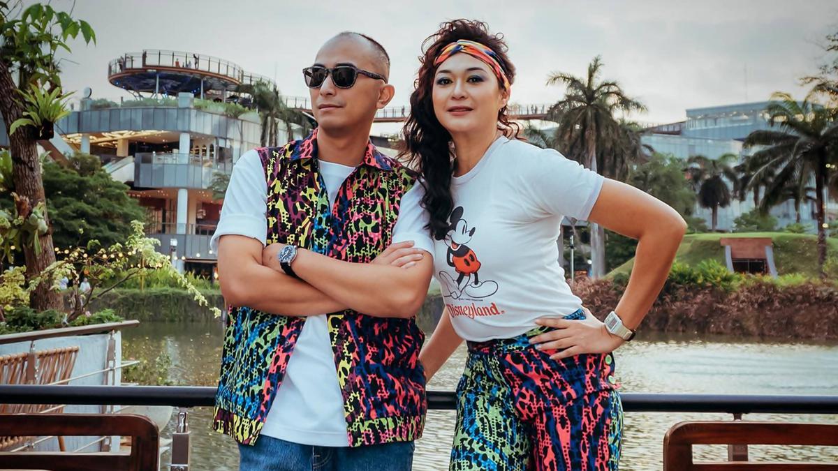 Potret Wingky Wiryawan dan Kenes Andari, Tampil Serasi dengan Gaya 80-an