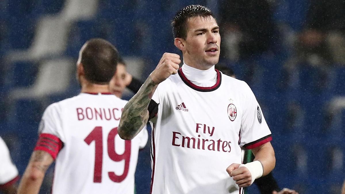 Bek AC Milan Masuk Radar Juventus