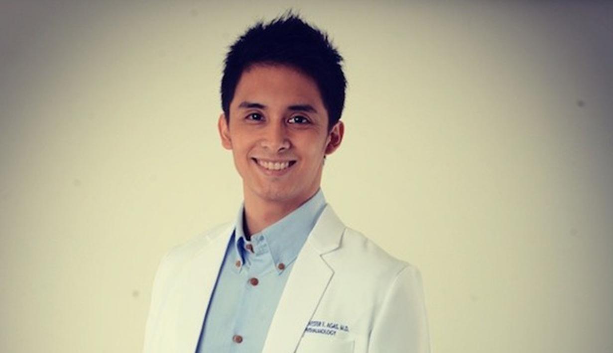 Potret Dokter Mark Agas Super Tampan dan Super Kece - Photo Fimela.com