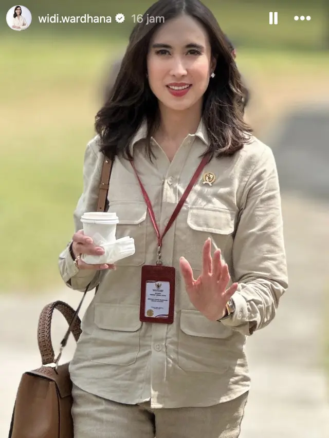 3 Gaya Widi Wardhana Pakai Tas Branded di Retreat Kabinet Jadi Sorotan ...