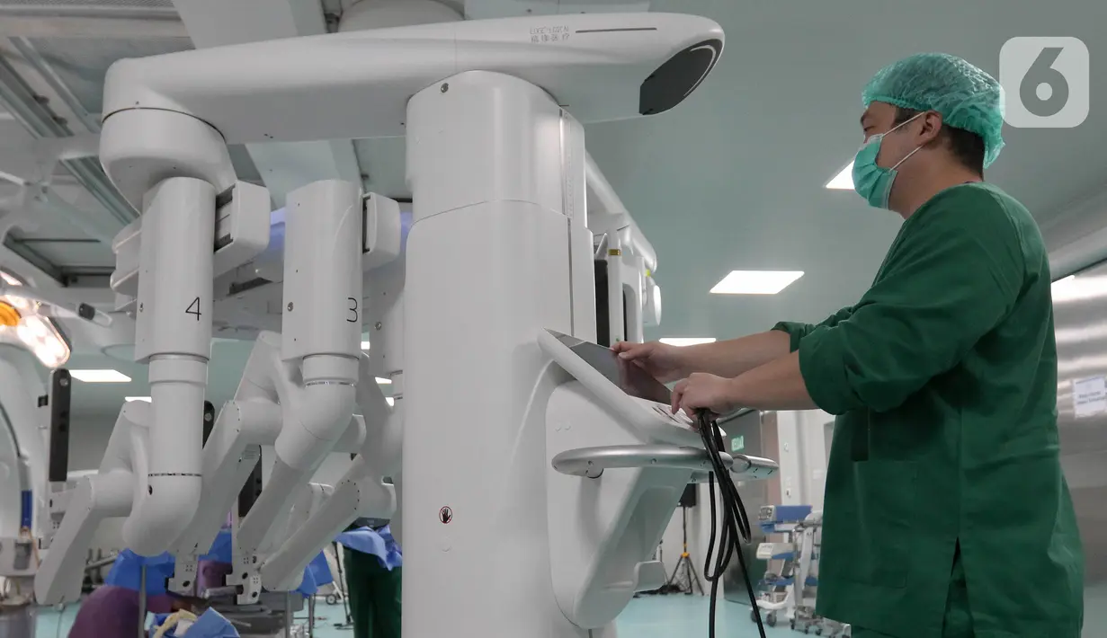 Mengenal Lebih Dekat Pengoperasian Teknologi Telerobotik di RSCM - Foto ...