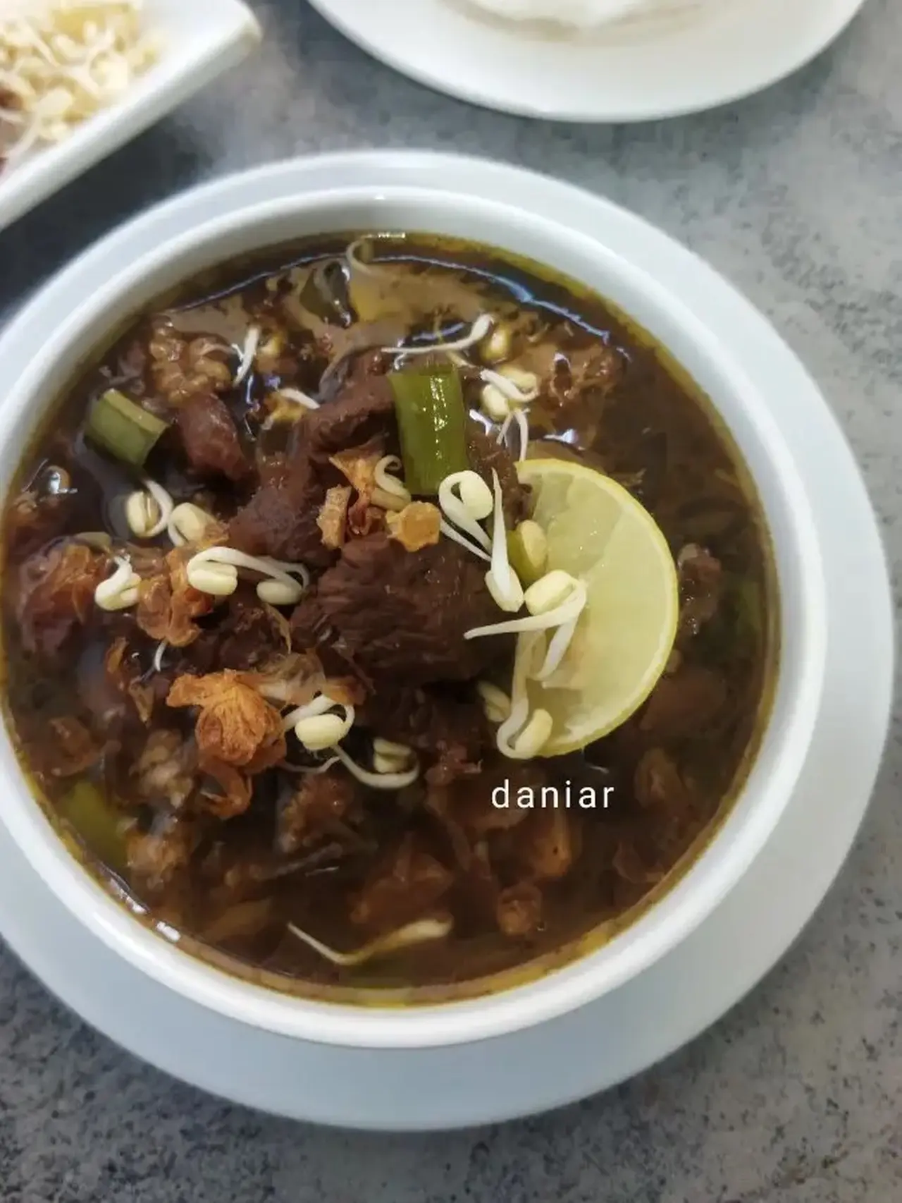Rawon Adalah Makanan Khas Jawa Timur, Simak Sejarah Sup Legendaris yang ...