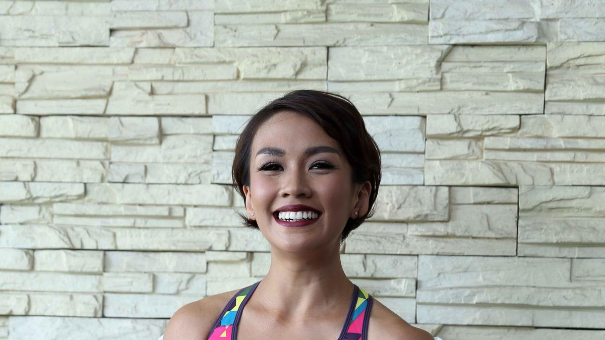 Pesona Cantik Melanie Putria, Penyiar IRadio FM yang Hobi Olahraga ...