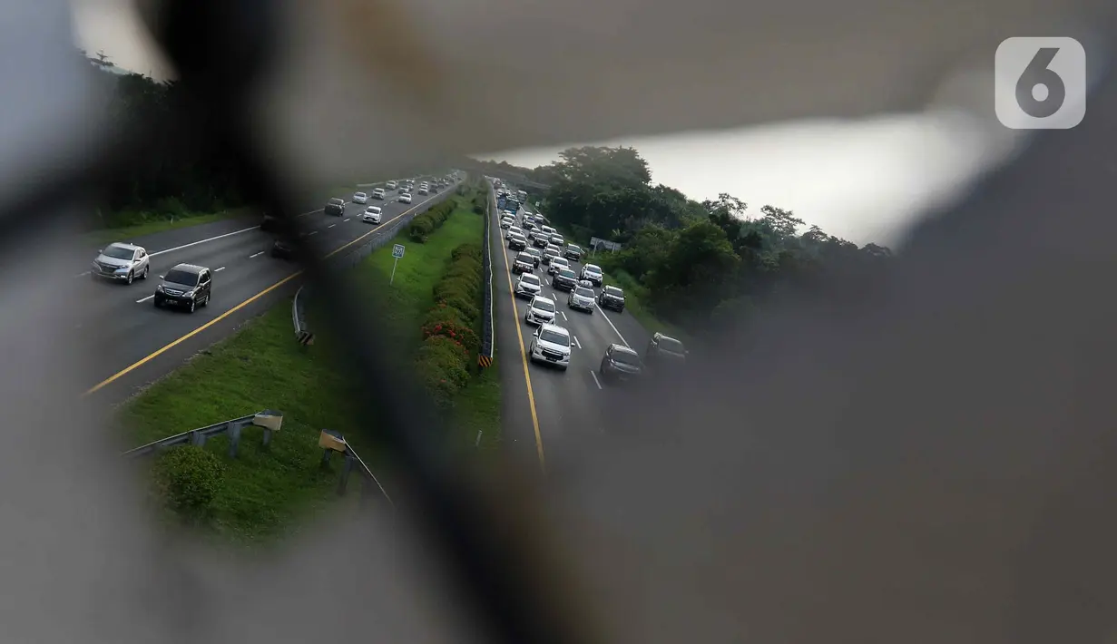 H-3 Lebaran 2024, Arus Mudik di Tol Palikanci Menuju Jawa Tengah Masih Padat - Foto Liputan6.com