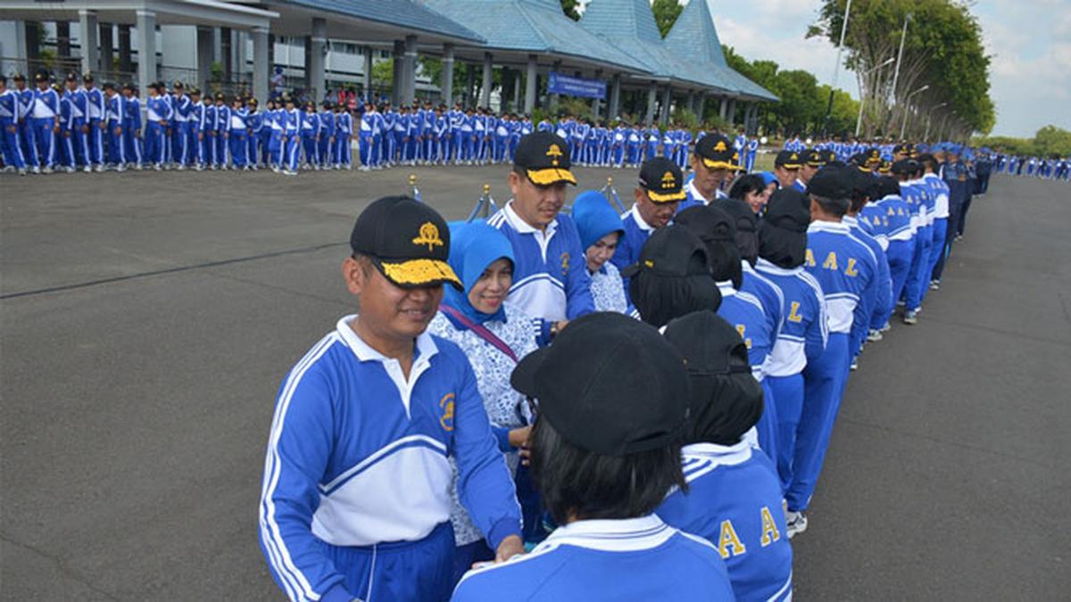 Unik, Halal Bihalal Dress Code-nya Baju Olahraga