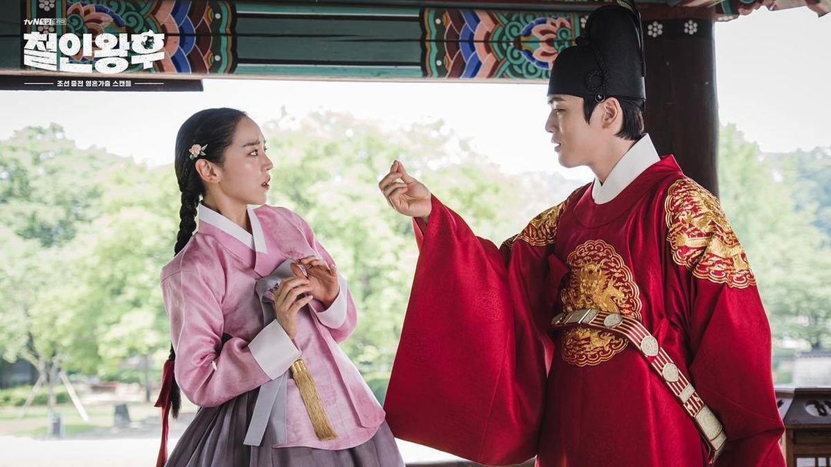 Main Drama Queen Cheorin, Kim Jung Hyun dan Shin Hye Sun Tuai Pujian