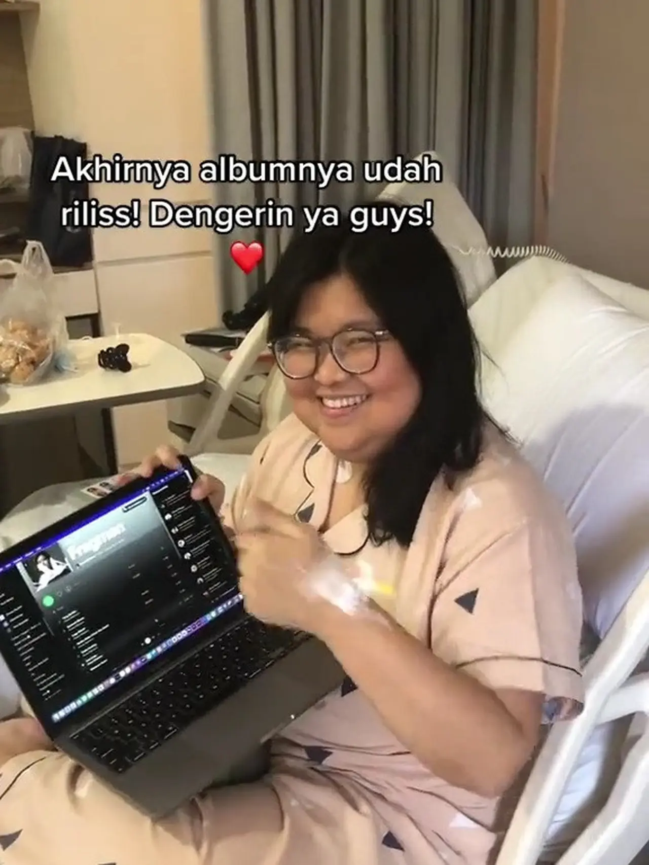 Shena Malsiana X Factor Idap Lupus dan Gagal Ginjal, Ini 6 Potretnya saat di RS - Hot Liputan6.com