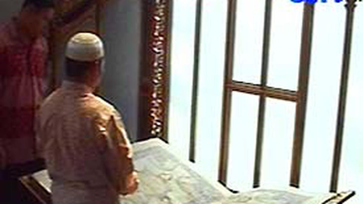 Alquran Tua dari Kulit Unta - News Liputan6.com