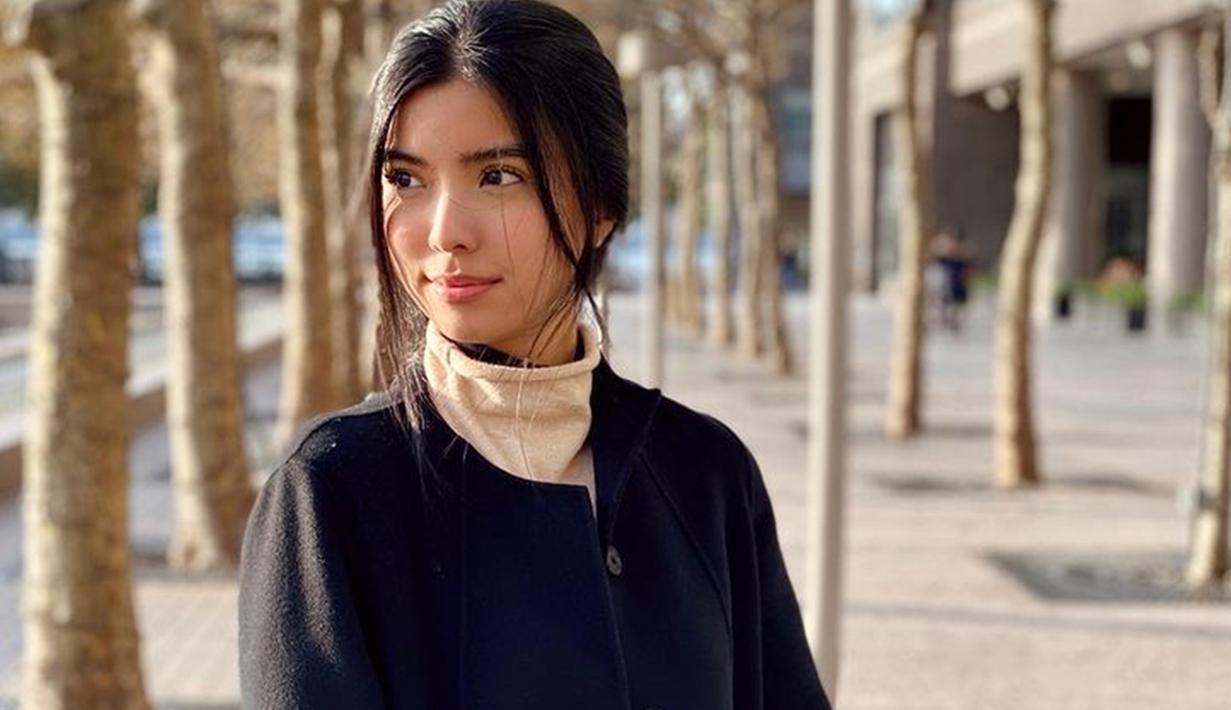FOTO: Gaya Chilla Kiana saat Pakai Baju Hitam, Tampil Menawan