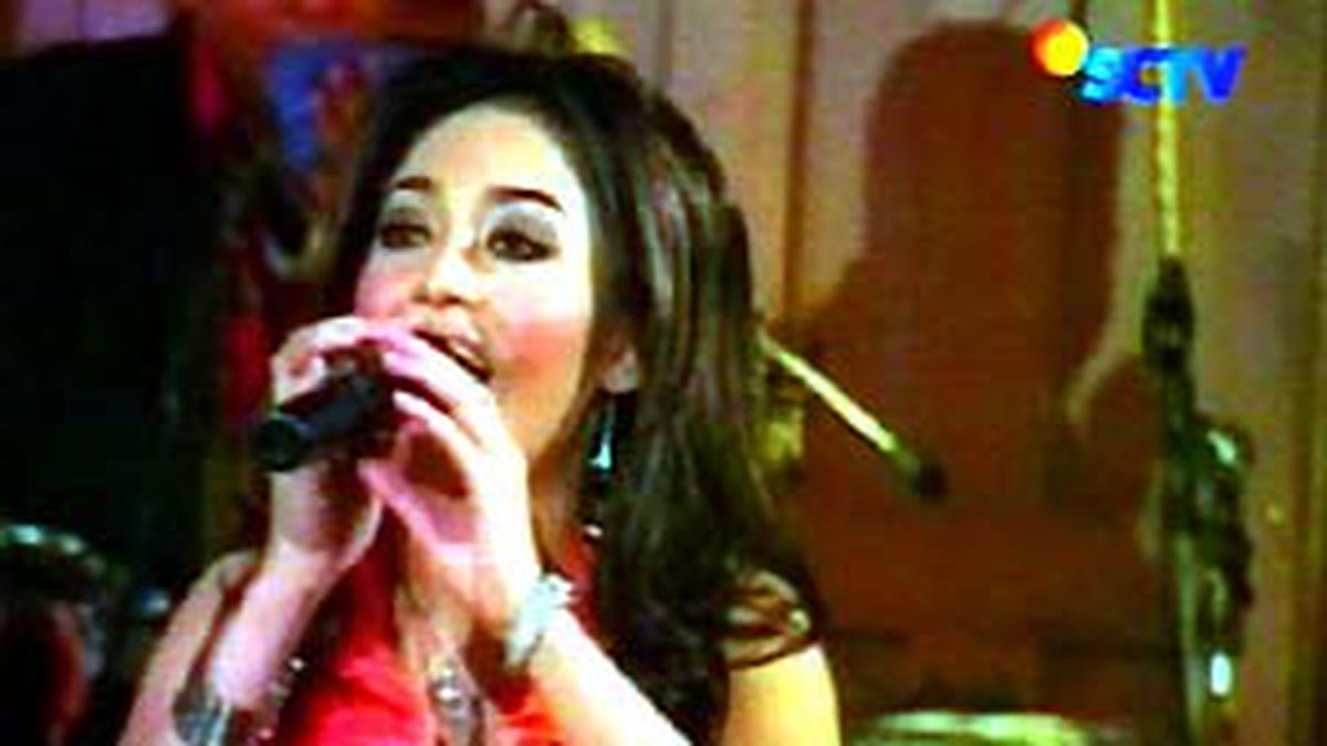 Ferry Menyuntik Alda Hingga Tewas - ShowBiz Liputan6.com