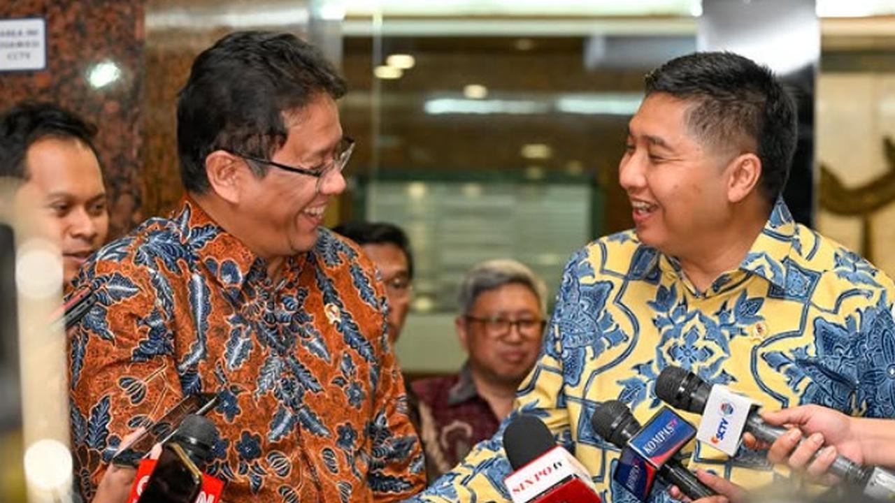 6 Gaya Menkeu Purbaya Yudhi Sadewa Berkemeja Batik, Auranya Menguar