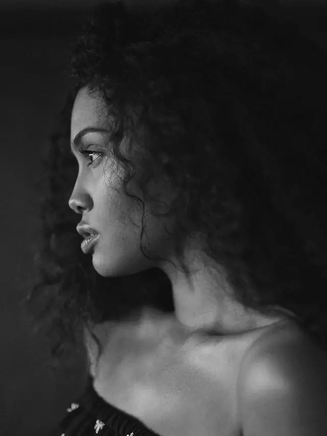 Lenny Bloom, Model Transgender Pertama yang Tampil di Sampul Majalah ...