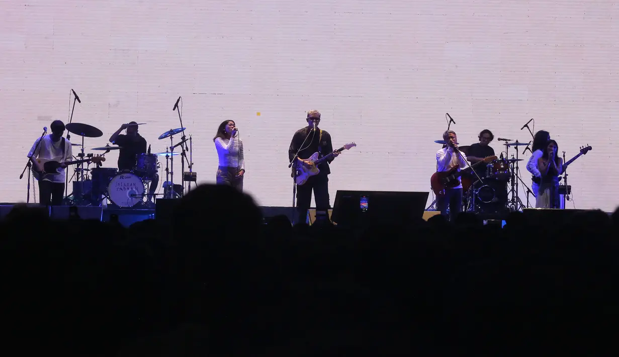 Barasuara x Efek Rumah Kaca di Panggung The Sounds Project 2024 Suguhkan Penampilan Magis ...