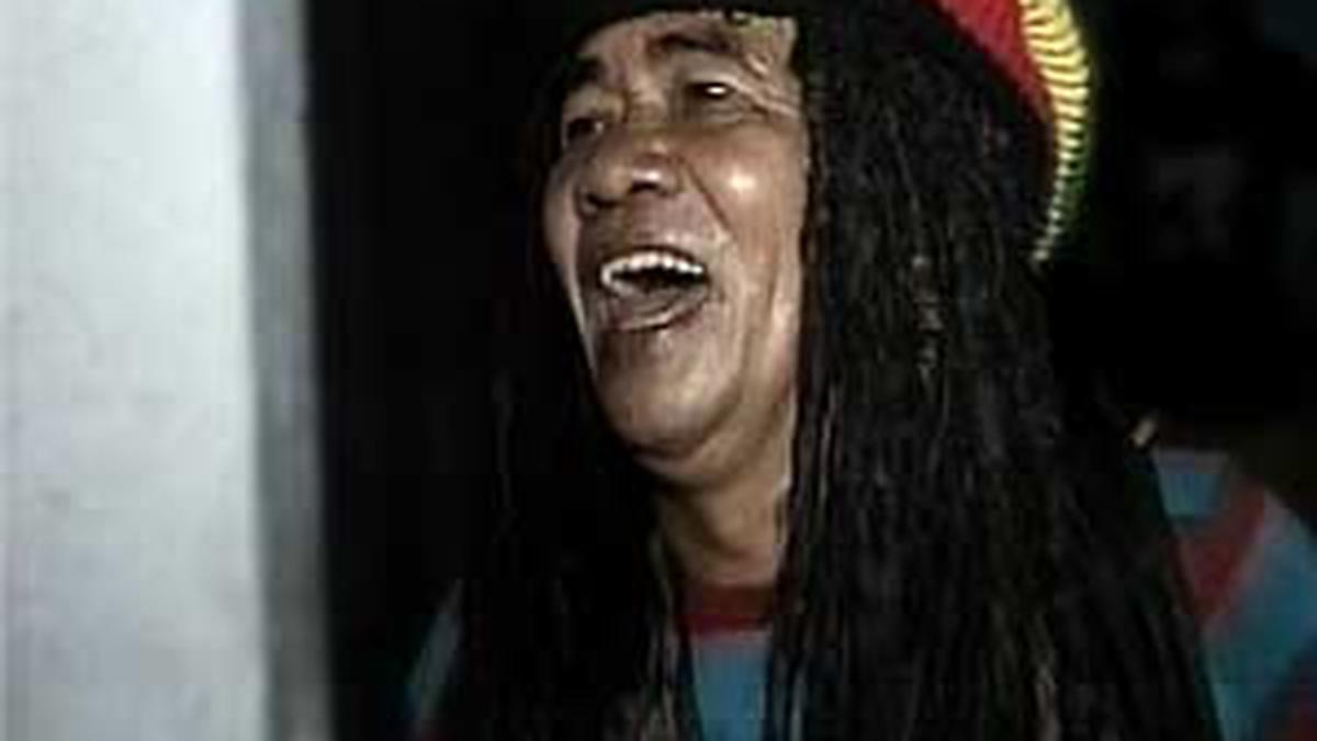 Luar Biasa...! Dalam 3 Bulan Mbah Surip Raih Miliaran Rupiah - ShowBiz ...