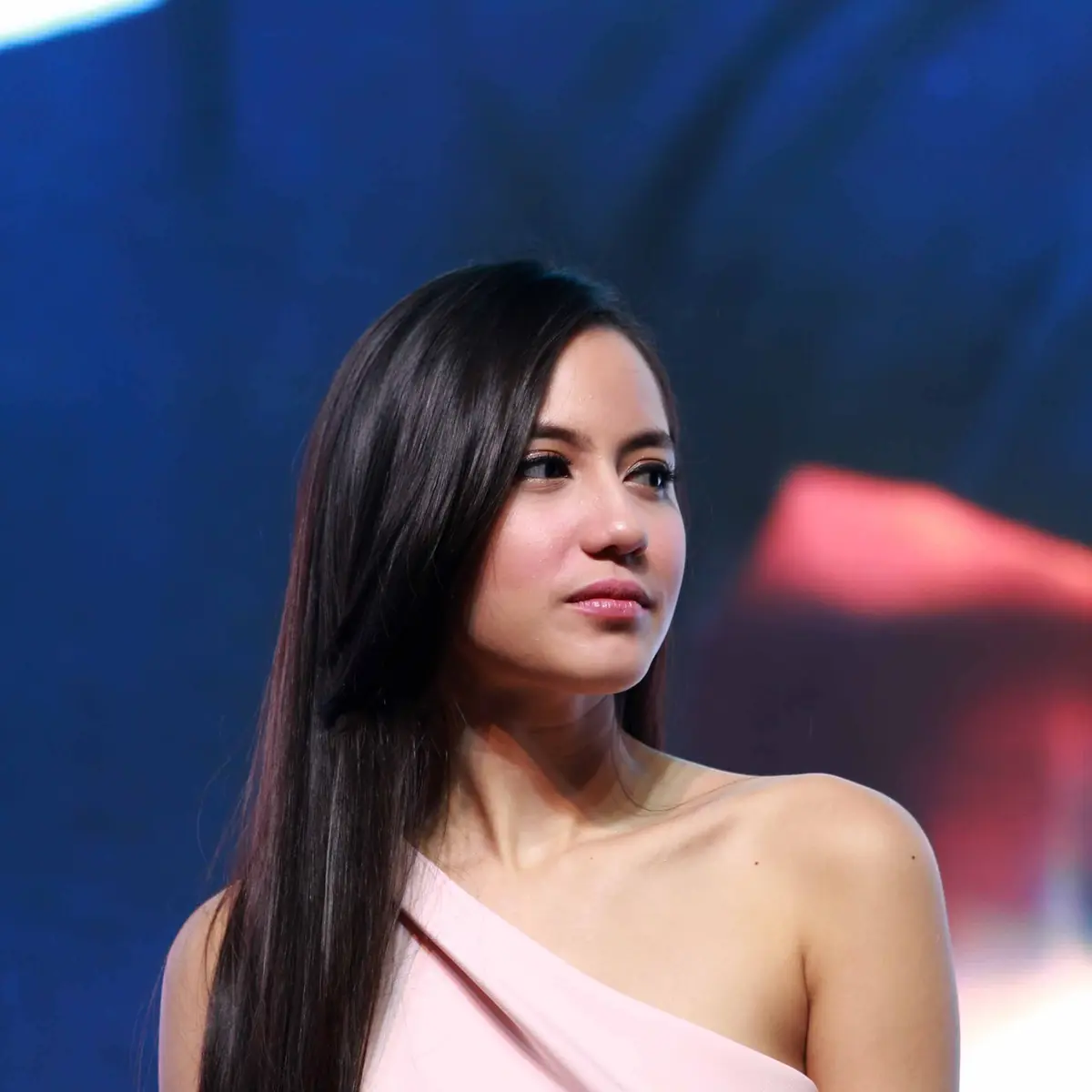 Foto Bugil Penyanyi Dewi Cinta