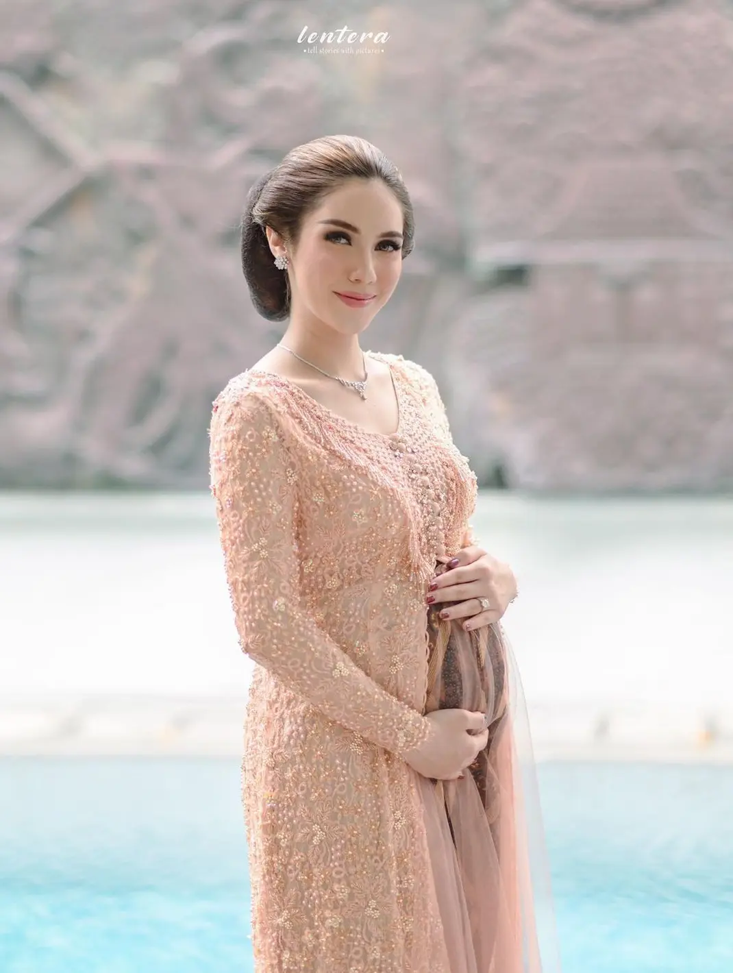 6 Inspirasi Kebaya 7 Bulanan Kehamilan dari Artis, Aurel Hermansyah hingga Jessica MIla - Photo ...