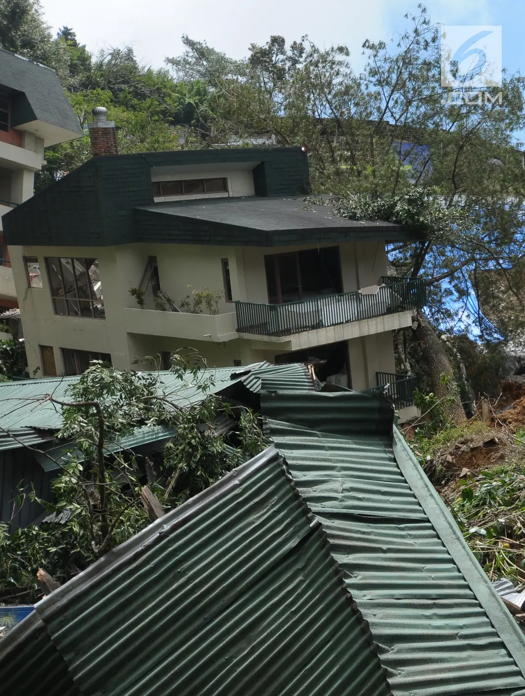 FOTO: Longsor Puncak Pass, Perbaikan Mulai Dilakukan - Foto Liputan6.com