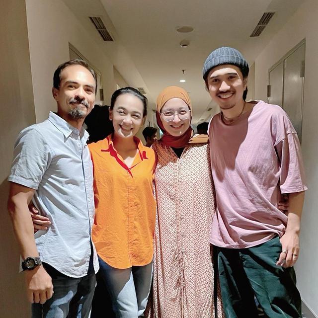 6 Potret Kebersamaan Ananda dan Adelia Lontoh, Kakak Adik yang Kompak - Hot Liputan6.com