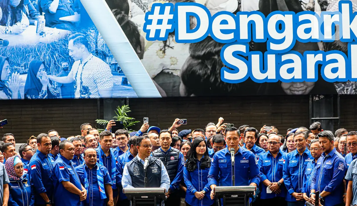 Senyum Anies Baswedan Saat Sambangi Markas Demokrat - Foto Liputan6.com