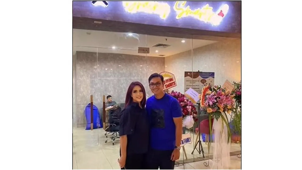 6 Potret Istri Gunawan Sudrajat di Usia 52 Tahun, Tampil Awet Muda ...