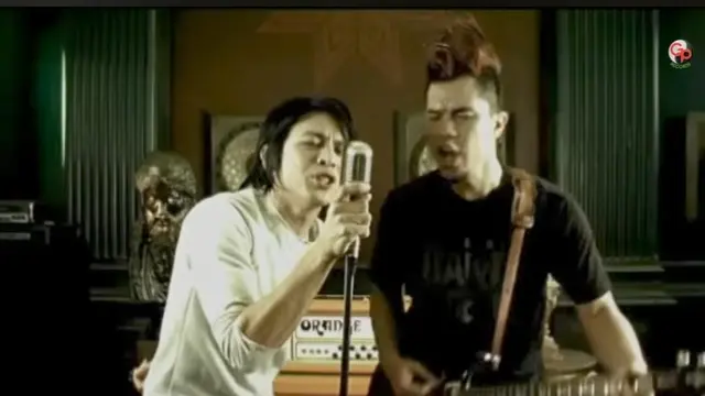 5 Potret Kebersamaan Ariel NOAH dan Wulan Guritno, Dikabarkan Dekat ...