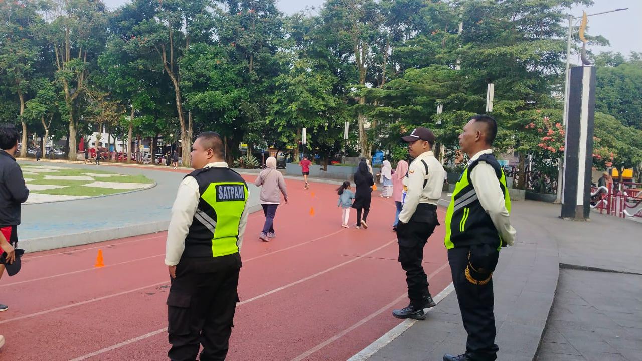 Satpam Lapangan Merdeka Siaga 24 Jam, Warga Sukabumi Lebih Tenang