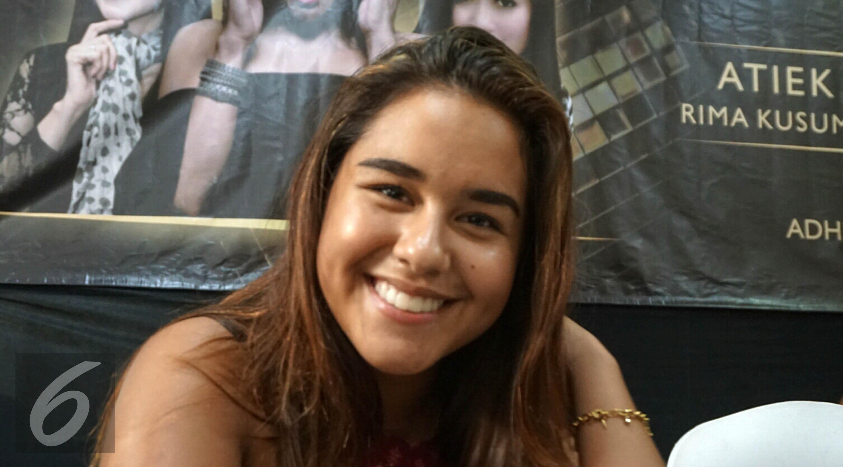 Putri Cantik Atiek CB Jadi Relawan Penderita Skizofrenia - ShowBiz ...