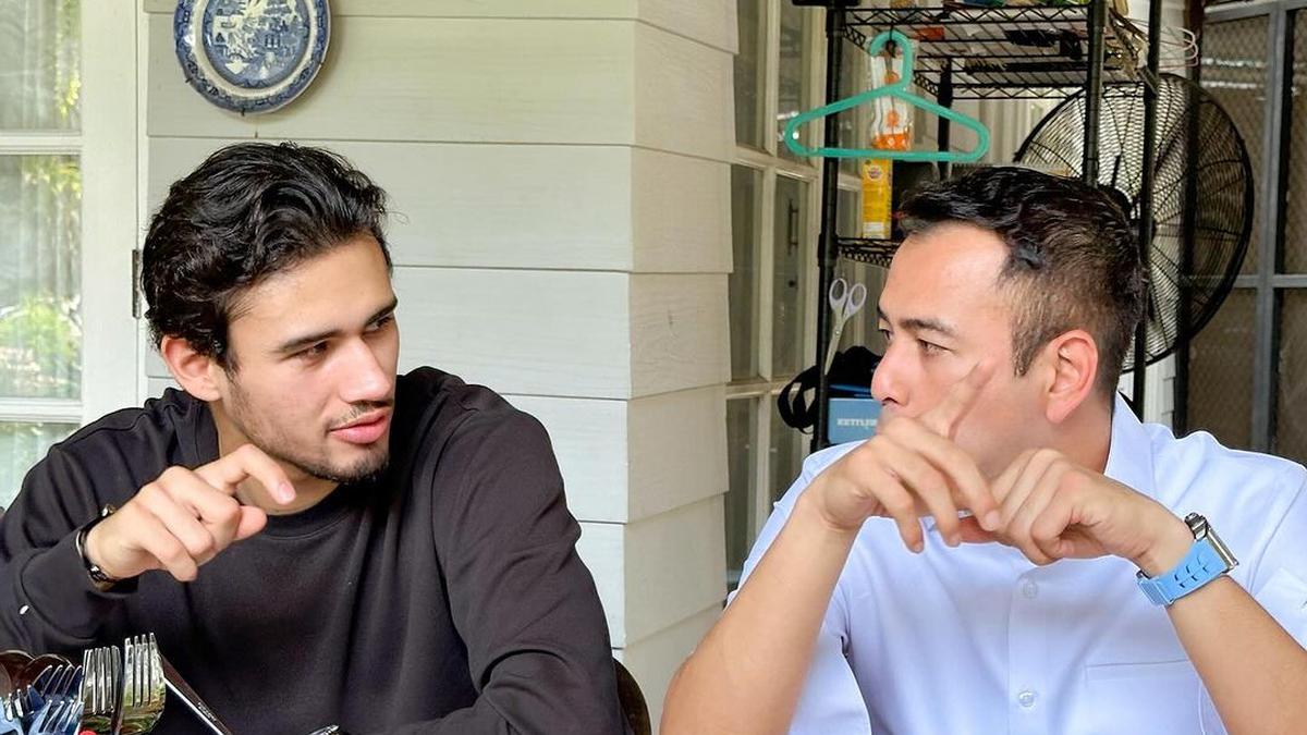 Momen Nathan Tjoe-A-On Main ke Rumah Raffi Ahmad, Makan Nasil Liwet dan Serabi - Hot Liputan6.com