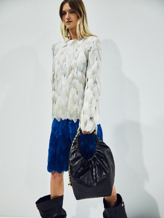 Loewe Fall 2023 Dari Sensasi Viral Hadirkan Koleksi Pakaian, Tas-Sepatu ...