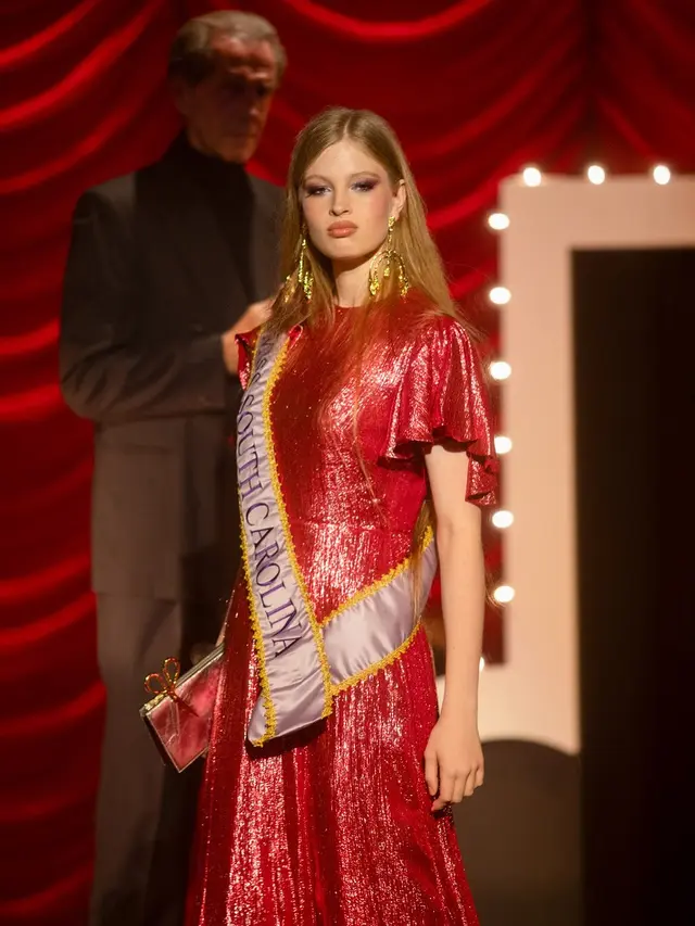 Setelah Elon Musk, Anak Transgender Naomi Watts Debut di NYFW 2026 ...