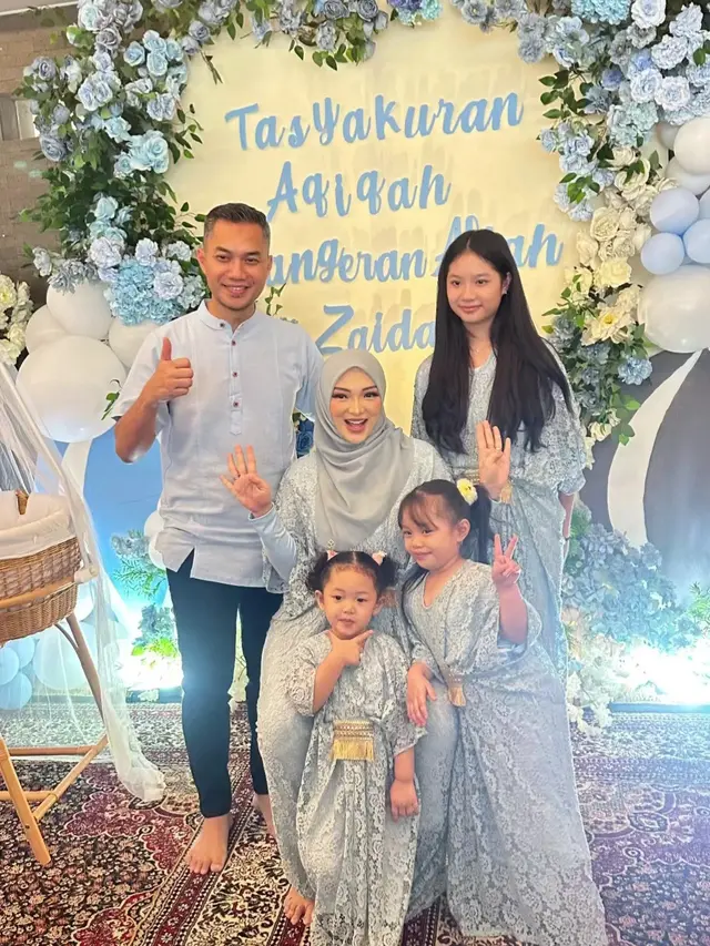 7 Potret Aqiqah Anak Ketiga Zaskia Gotik, Kehadiran Putri Sambung Curi Perhatian - Hot Liputan6.com