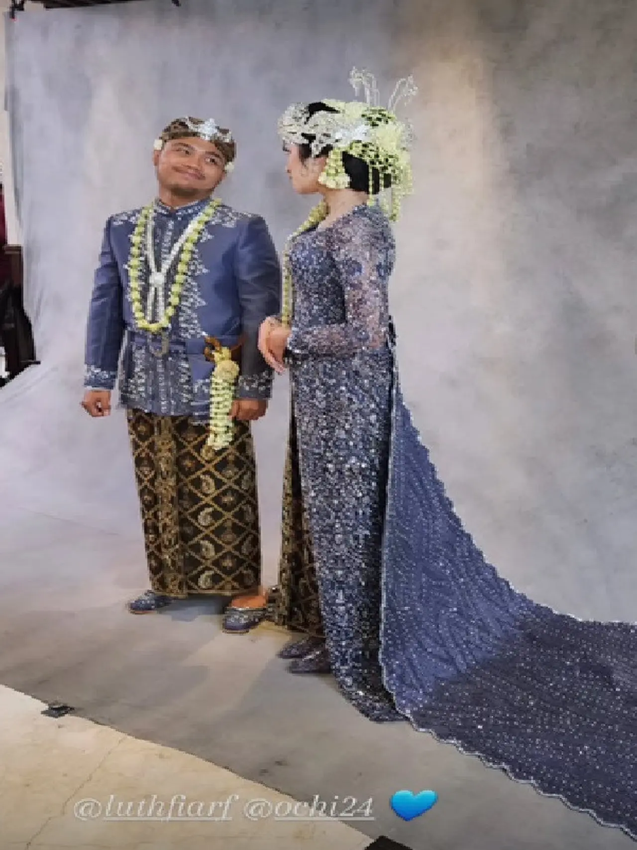 Ochi Rosdiana Padukan Adat Minang dan Sunda nan Biru di Akad Nikah dan ...
