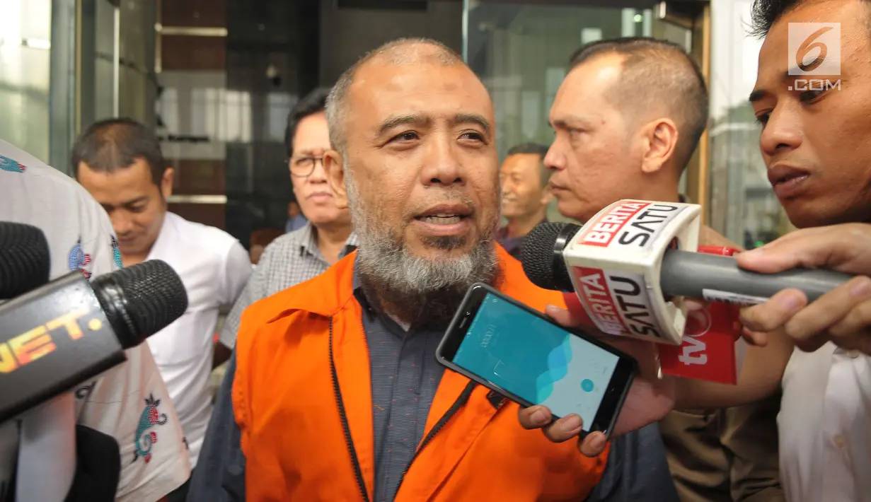 Siap Disidangkan, Patrialis Akbar Biarkan Berewok Memutih - Foto Liputan6.com