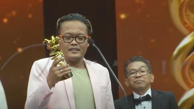 Sule Raih Penghargaan Komedian Terfavorit di Indonesian Comedy Awards ...
