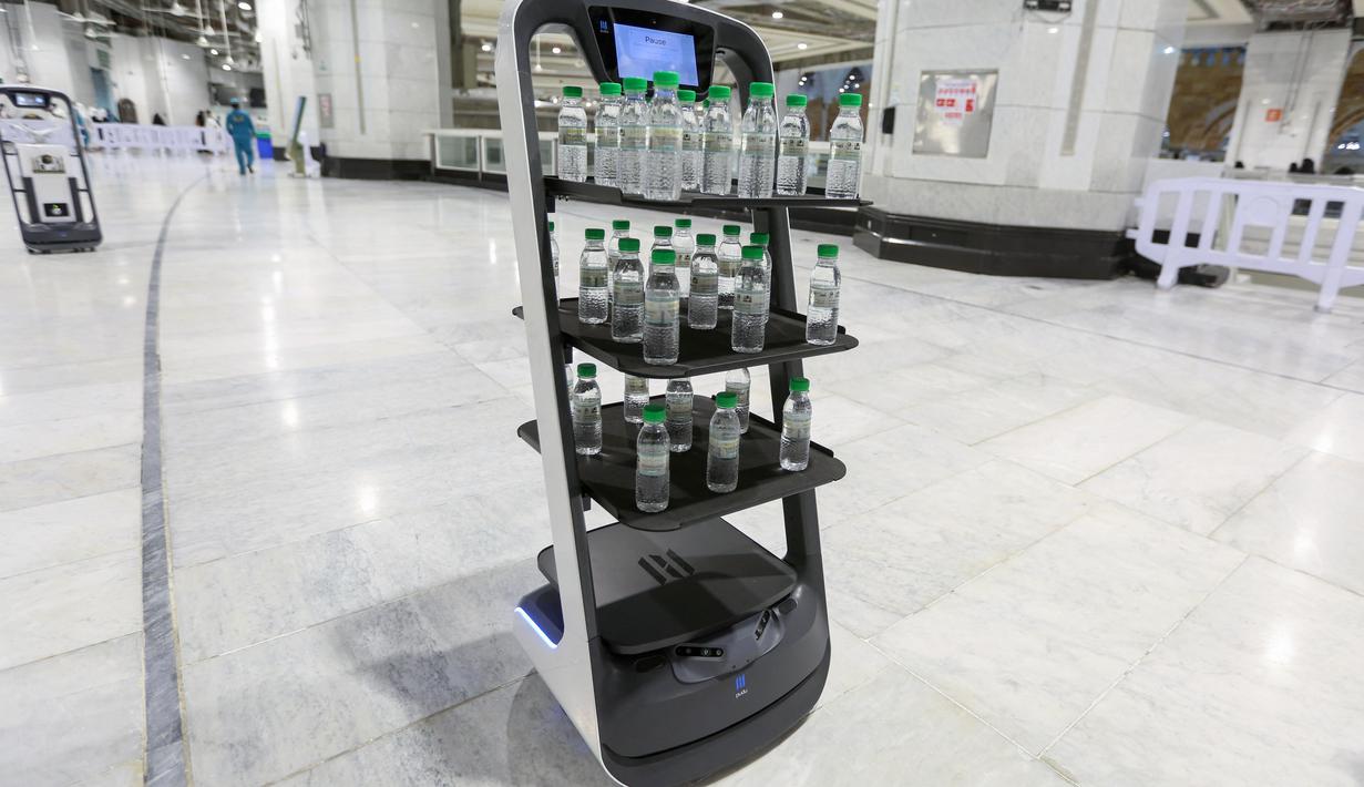 FOTO: Wujud Robot yang Distribusikan Air Zamzam di Masjidil Haram ...