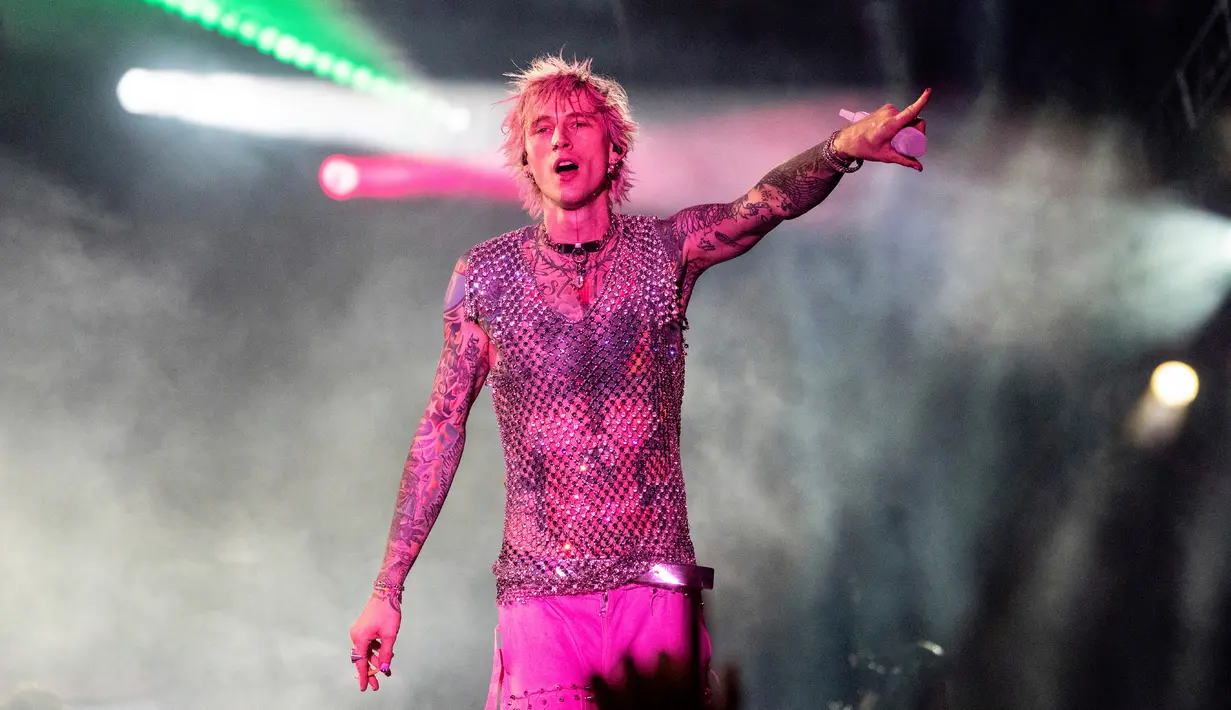 Machine Gun Kelly Guncang Konser di Kampung Halaman - Foto Liputan6.com