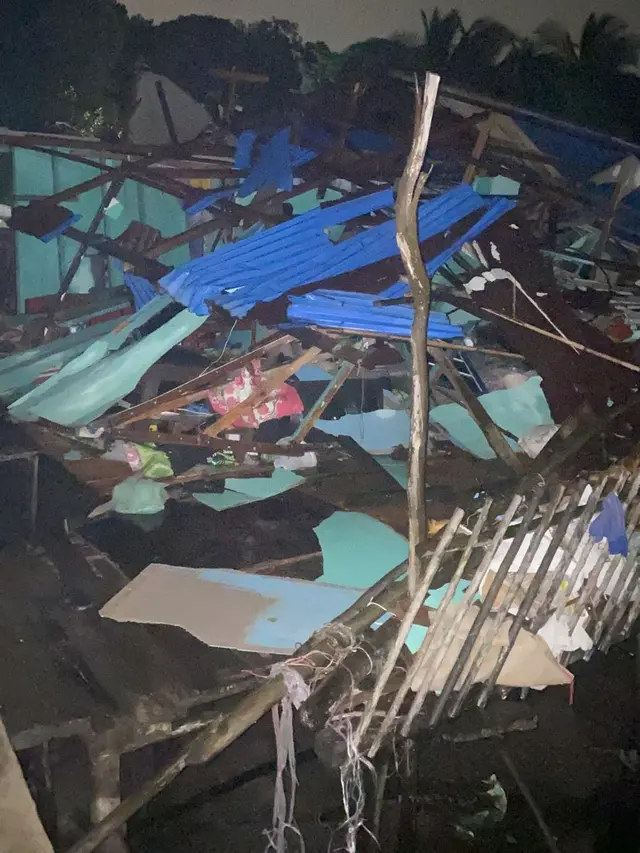 Puting Beliung Memorakporandakan Puluhan Rumah di Pulau Kasu Batam ...