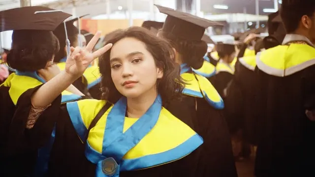 Selain Dian Sastrowardoyo, Ini 7 Seleb Tanah Air yang Juga Lulusan UI ...