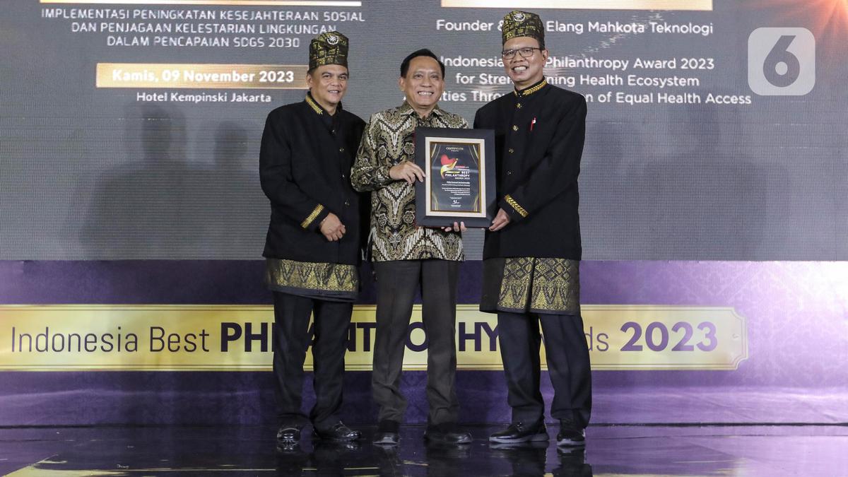 Pendiri Emtek Eddy Sariaatmadja Sabet Penghargaan Filantropi