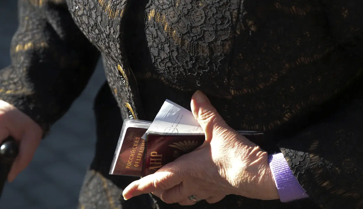 FOTO: Separatis Pro-Rusia Perintahkan Evakuasi Massal di Ukraina Timur ...