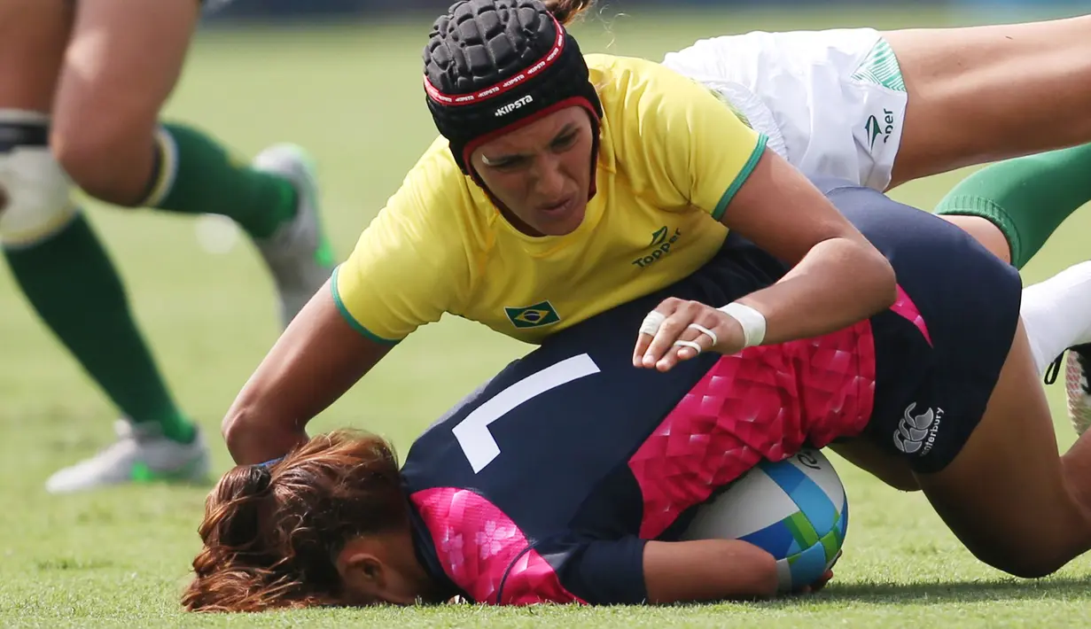 Aksi Seru Pemain Rugby Perempuan Brasil Lawan Jepang - Foto Liputan6.com