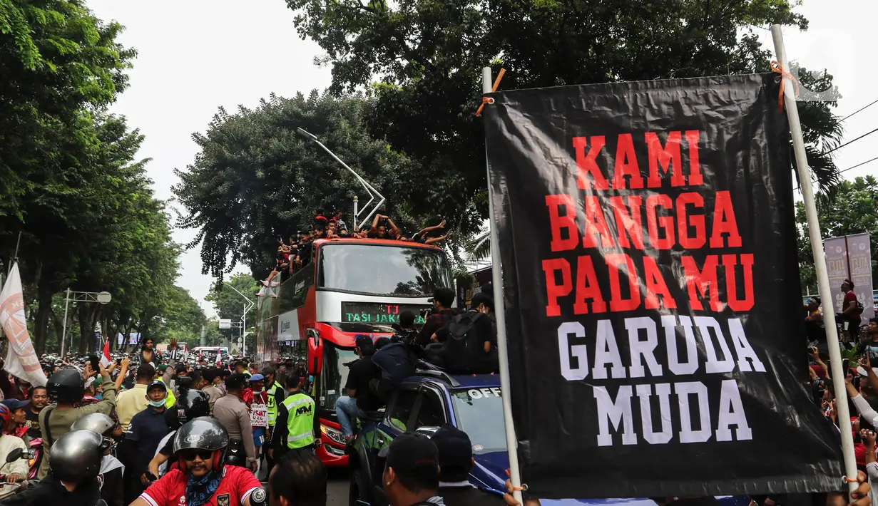 Antusiasme Warga Sambut Arak-arakan Timnas Indonesia U-22 - Foto ...